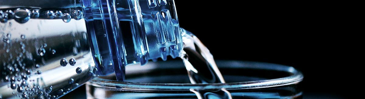 Trinkwasserspender vs. Flaschenwasser – Vergleich